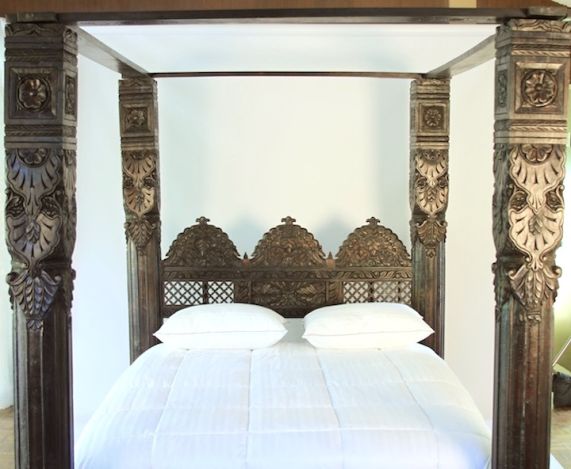 Hand Carved Triple Arch Jhula Pillar Canopy Bed - Worldcraft Industries